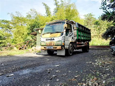 Pemalang Central Java Indonesia 13 De Abril De 2023 Foto De Un Camión