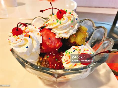 다양 한과 태국에서 맛 있는 아이스크림 아이스크림입니다 거품 내기에 대한 스톡 사진 및 기타 이미지 거품 내기 견과 고급 Istock