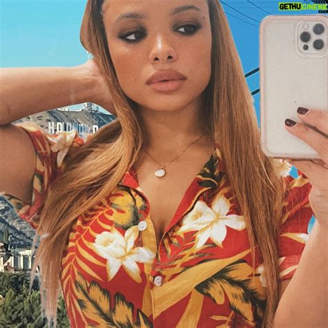 Sisi Stringer Wiki Biography Age Gallery Spouse And More