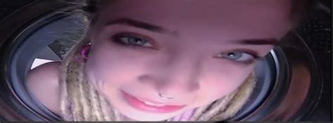 Создать мем фотографии Mihanika69 застряла в стиралке девушка