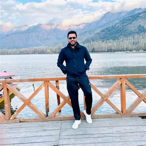 Siddharth Bhatia Siddharth Bhatia • Threads Say More