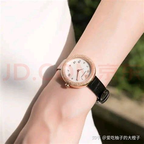 姐姐 2 月结婚，想送她一块手表或者项链，2000 元有什么好的礼物推荐吗？