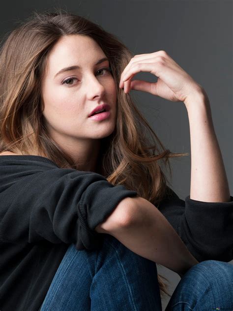 Shailene Woodley American Actress K Wallpaper Download