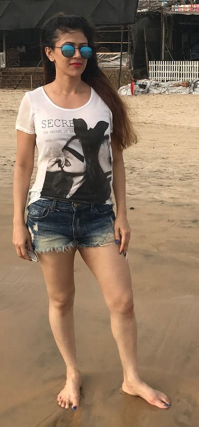 Sheetal Dabholkars Feet