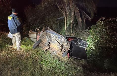 Grave Acidente Envolvendo Três Veículos Deixa Seis Mortos E Dois
