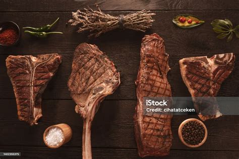 조리 된 고기 T 뼈 스테이크 양고기 스테이크 필레 미뇽에 대한 스톡 사진 및 기타 이미지 필레 미뇽 꽃등심 스테이크
