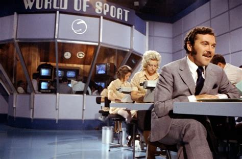 Dickie Davies Legendary Sports Presenter Dies Aged 94 Football Metro News