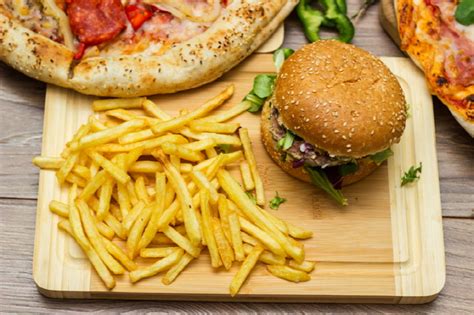 패스트푸드 매일 먹는 사람 ‘이 질환 위험