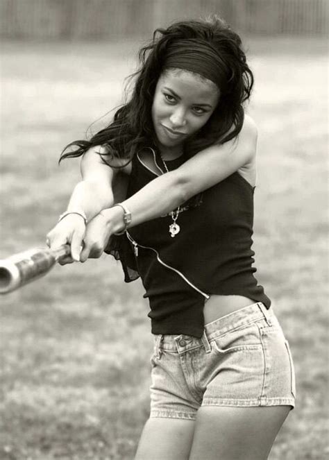 Pin By Pyt Demo On Aaliyah Aaliyah Hair Aaliyah Style Aaliyah Pictures