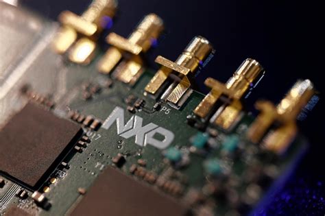 Nxp Semiconductor Bets 12 Billion On Smarter Cars Wsj