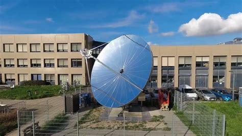 This New Artificial Tree Turns Water Into Renewable Oxygen