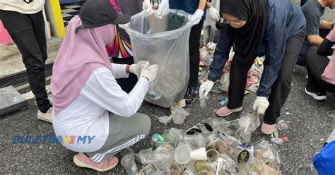 Masih Ada Yang Sudi Kutip Sampah Di Jalanan Buletin Tv3 Malaysia