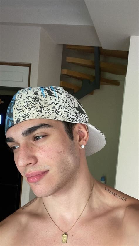 Efe Adabas Homens Looks