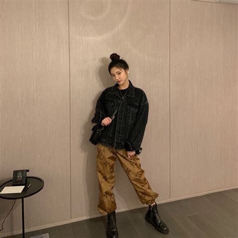 Pin By Danh Võ On Yeji Itzy Fashion Itzy Pants