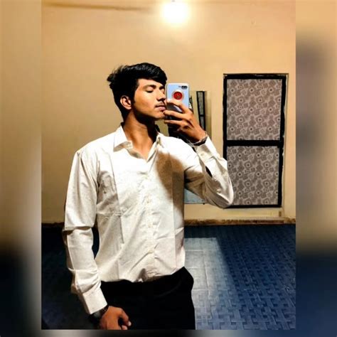 Vedant Tiwari Vedant275 • Threads Say More