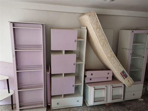 تخت و کمد نوجوان در تهران