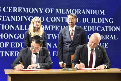 Британийн Кембридж байгууллагатай хамтран ажиллах гэрээг баталгаажууллаа