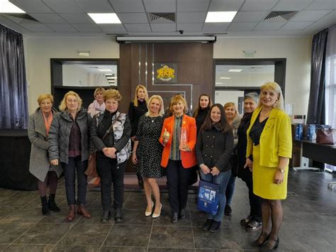 Кметът Димитър Николов отличи бургаски социални работници по повод професионалния им празник