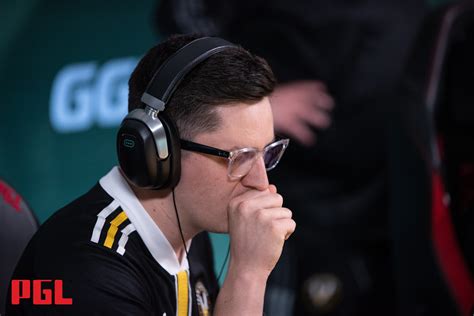 ApEXs CS GO Crosshair And Viewmodel Settings Esports Esports Gg