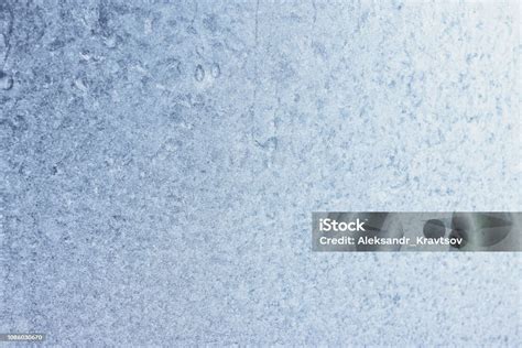 얼어붙은 겨울 창 코팅 빛나는 얼음 패턴 프 로스트 배경 근접 촬영입니다 극단적인 북쪽 낮은 온도 자연 얼음 유리 0명에 대한 스톡 사진 및 기타 이미지 Istock