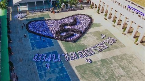 งดงามประทับใจ โรงเรียนอนุบาลอุดรธานีแปรอักษร ถวายความอาลัยในหลวง ร 9 Youtube