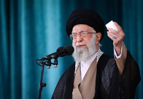 پیام امام خامنه ای در پی حادثه تروریستی حرم شاهچراغ همه در مقابله با دست دشمن آتش افروز و عوامل