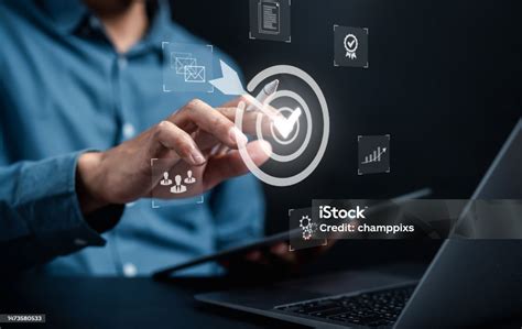 품질 보증 또는 Qa 및 품질 관리 또는 Qc 및 개선을 통한 품질 관리 표준화 인증 규정 서비스 및 표준 준수 Brand Name Online Messaging