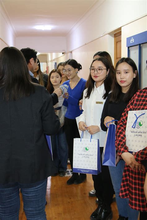 “ХУУЛЬ ЭРХ ЗҮЙН ЗӨВЛӨӨЧ ОЮУТАН” өдөрлөг болов Монгол Улсын Их Сургууль