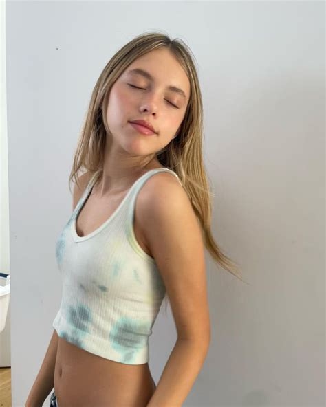 𝑴𝒂𝒊𝒔𝒊𝒆 𝒌𝒓𝒂𝒔𝒔𝒆𝒍 Teen Girl Fashion Young Fashion Bollywood Hairstyles