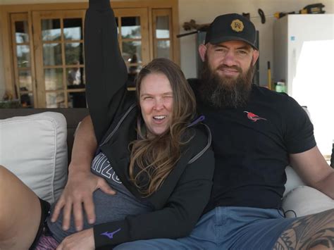 Who Is Ronda Rouseys Husband Travis Browne
