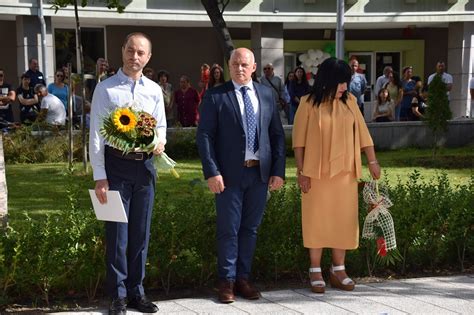 Зам кметовете официални гости на 3 училища Асеновград онлайн