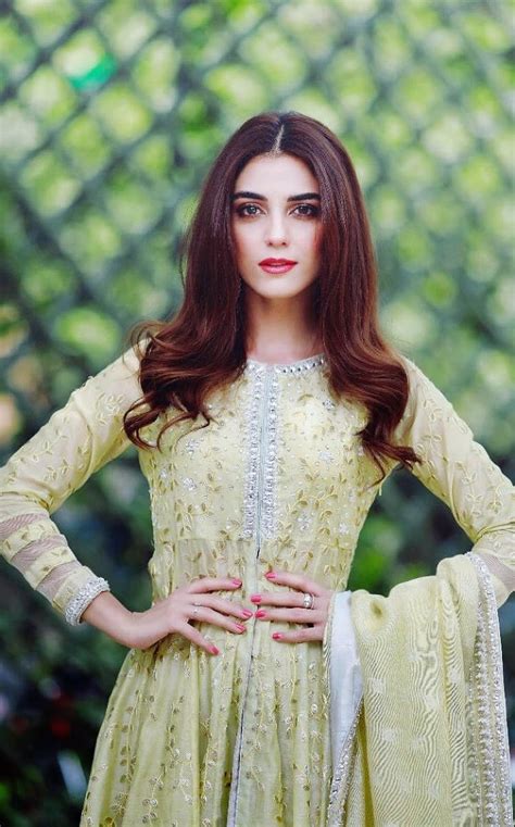 Maya Ali Wallpapers Top Free Maya Ali Backgrounds Wallpaperaccess