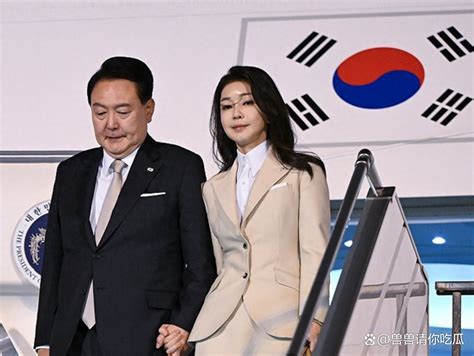 尹锡悦和沙特首相开会，金建希脸肿如馒头，坐一旁似垂帘听政