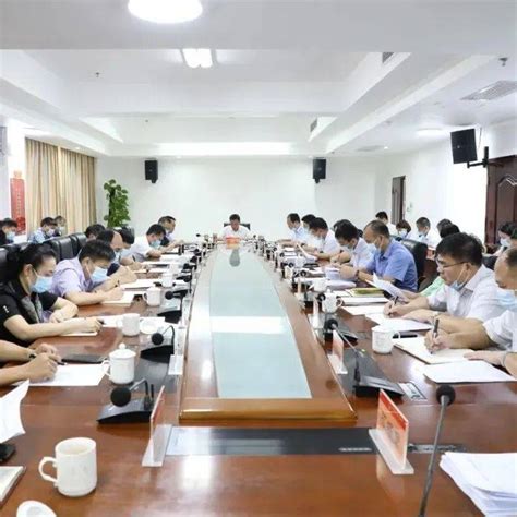 黄聪主持召开县十六届政府第22次常务会议 白沙 工作 会议室