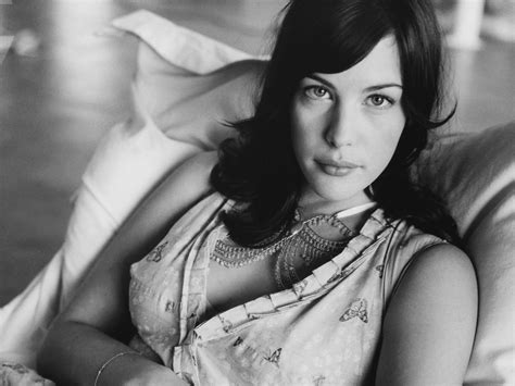 Liv Tyler Deep Cleavage Wallpaper Hd Celebrities 4k Wallpapers Images And Background