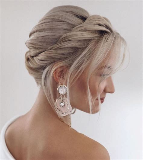 30 Updos For Short Hair To Feel Inspired And Confident In 2024 Hair Adviser 簡単 ヘアアレンジ 簡単ヘア