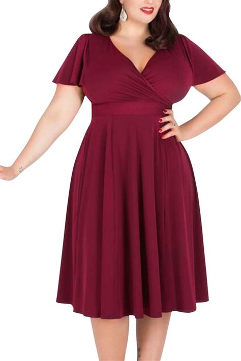 15 Beautiful Plus Size Dresses To Wear On Valentines Day
