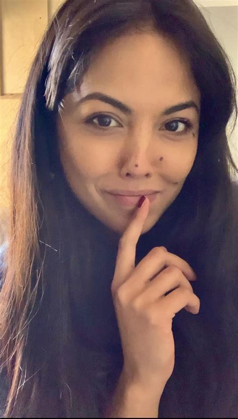 Filipina X Italian Scrolller