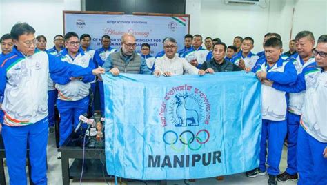 Cm Biren Hands Over Moa Flag To Manipur Contingent