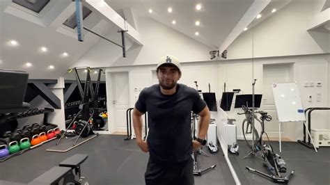 Youtube Cyborg Arda Saatçi Hat Sich Für 40000 Euro Ein Home Gym Gebaut