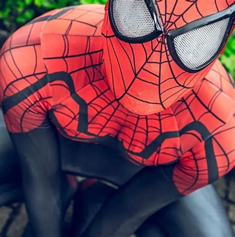 ოთხი ბიჭის ისტორია მოგესალმებით ძალიან კარგი ამბავი მაქვს მინდა მადლოება გადავუხადო