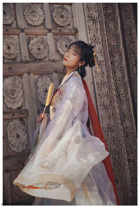 徐娇汉服写真曝光 气质优雅韵味十足 图赏 爱汉服