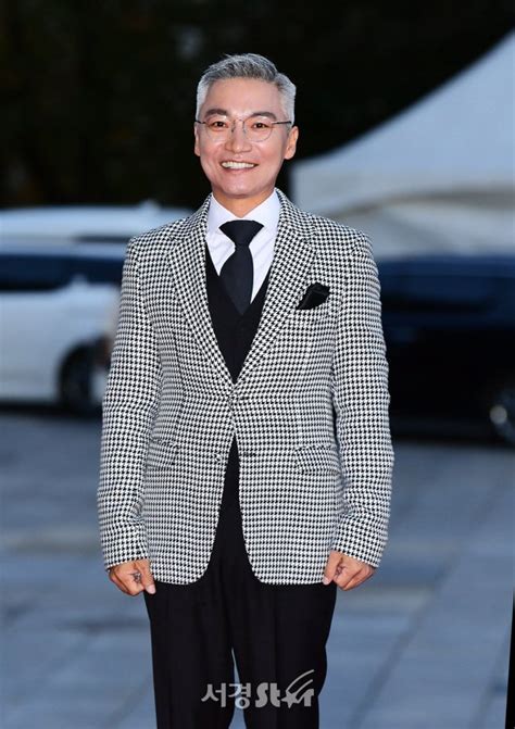 Jo Jae Yun 조재윤 Hancinema