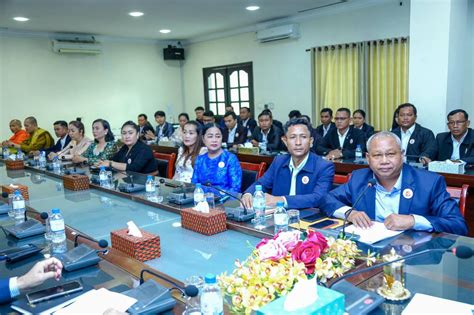 រដ្ឋមន្ត្រីការងារណែនាំដល់សមាគមថ្នាលយុវជនកម្ពុជា ពង្រីកសកម្មភាពការងារជួយយុវជន