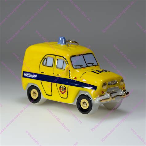 Фарфоровая ёлочная игрушка Козлик ГАИ купить у производителя ☆ Кукольная мастерская на Ланском