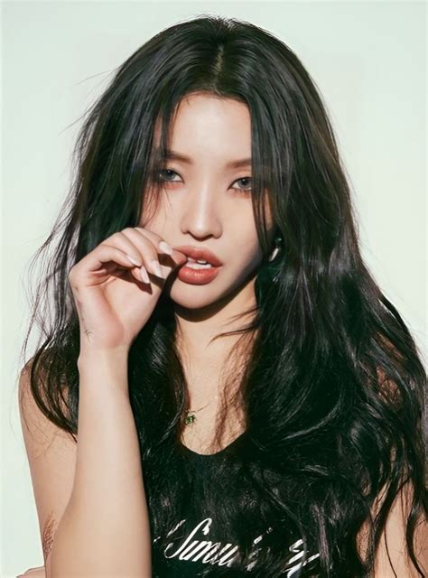 Gi Dle Soyeon I Feel Queencard In 2023 G I Dle Soyeon G I Dle G Idle Soyeon