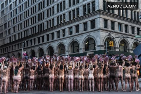 Abby Brothers Sexy During A Photo Shoot By Artist Spencer Tunick In New York City Aznude