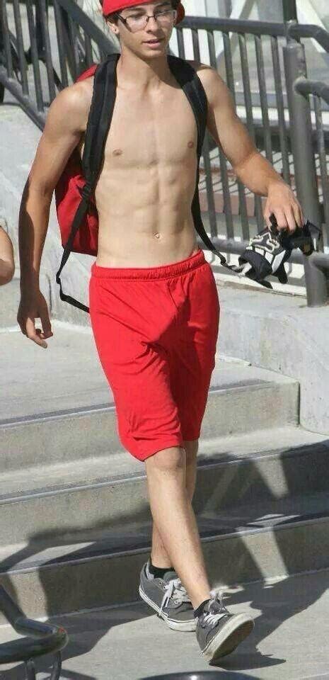 Novinhos Sapekas De Olho Nos Maludos Da Periferia