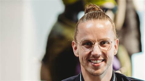 Was Läuft Im Textilium In Nidda Und Gedern Hoff Sneaker Und Lässige Denims