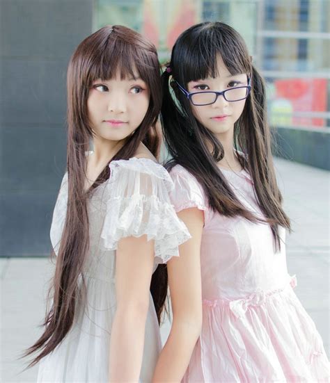 甜美阳光的白色连衣裙少女温馨可爱很迷人 儿童画简笔画图片 哇图网